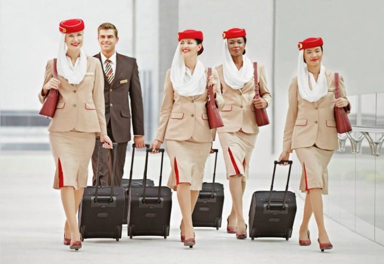 Carrera de Azafata en Estados Unidos | Duración, Costos y Donde Estudiar